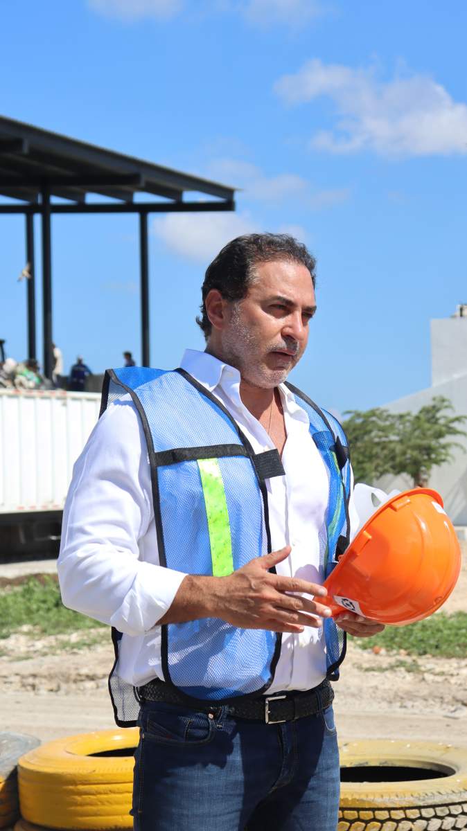 Julián Zacarías Curi supervisa las labores de la nueva Estación de ...