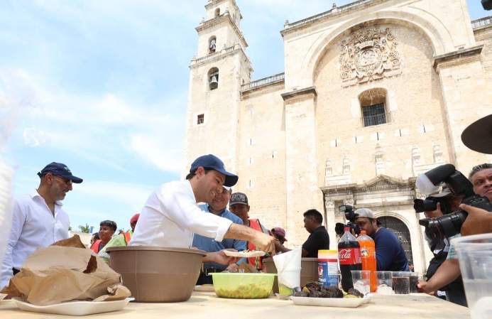 Con tacos de Chicharra, celebra el Gobernador Mauricio Vila Dosal el ...
